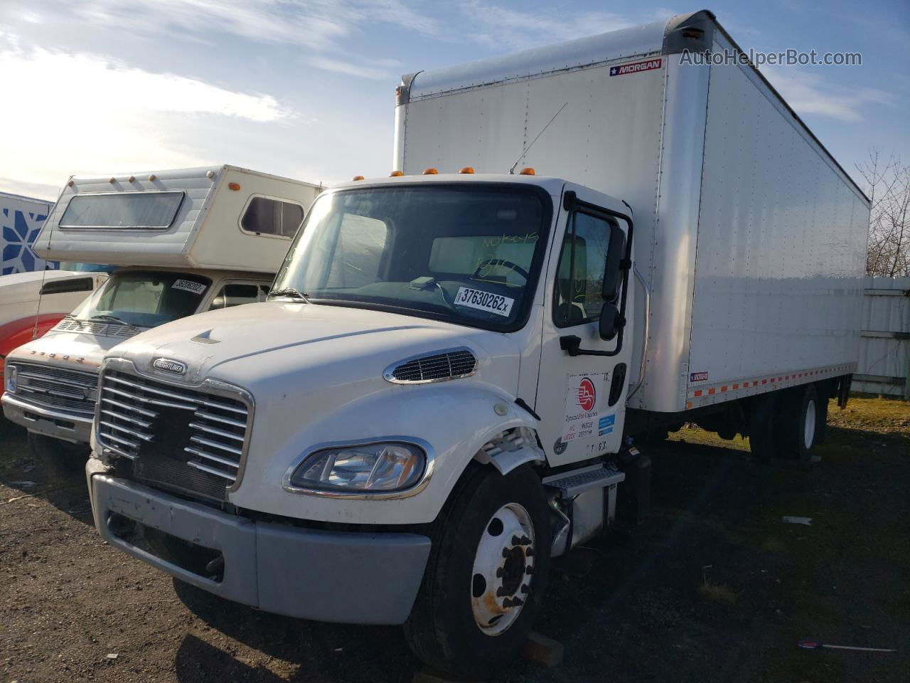 Price & History 2019 Frht M2 106 Med 5.1l 4 vin: 1FVACWFB6KHKR0664 ...