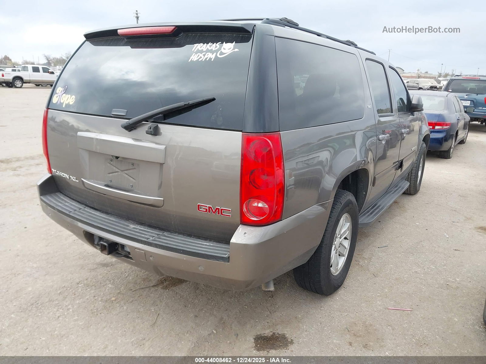 Price & History 2013 Gmc Yukon Xl 1500 Slt 5.3l V-8 Vvt, 320hp vin ...