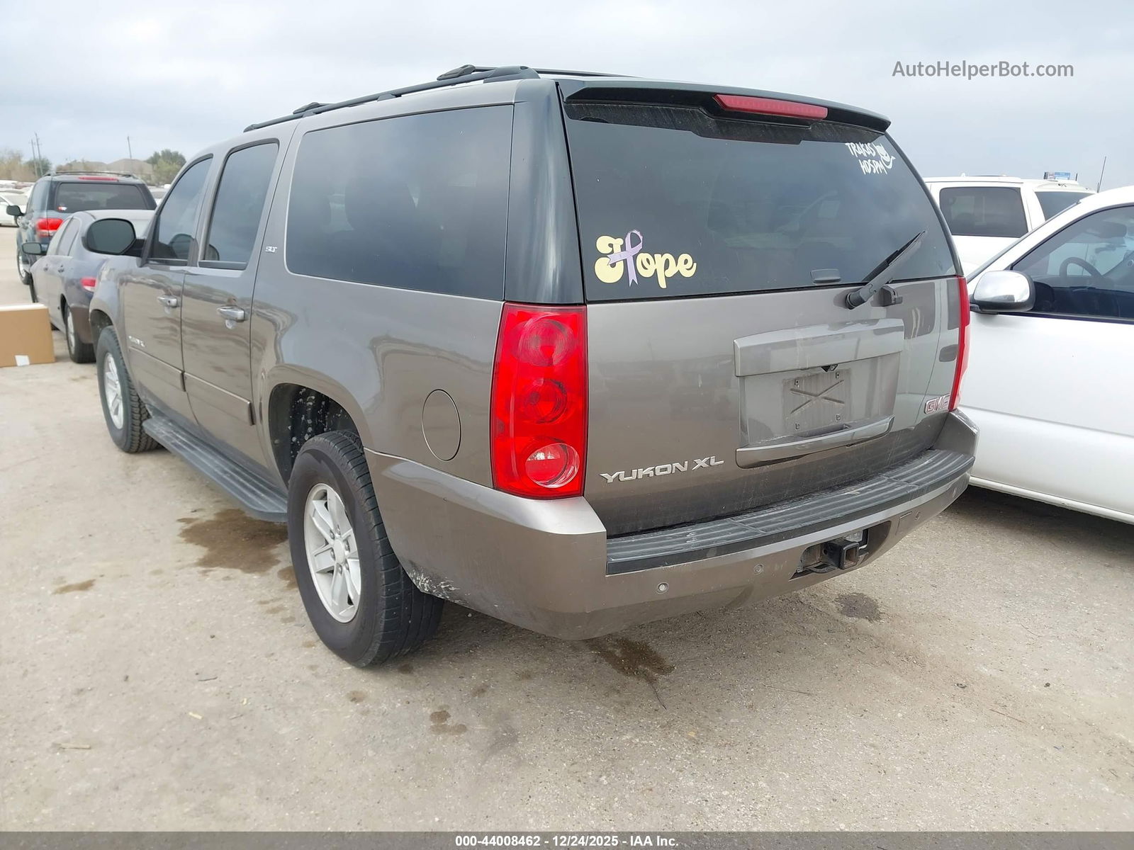 Price & History 2013 Gmc Yukon Xl 1500 Slt 5.3l V-8 Vvt, 320hp vin ...
