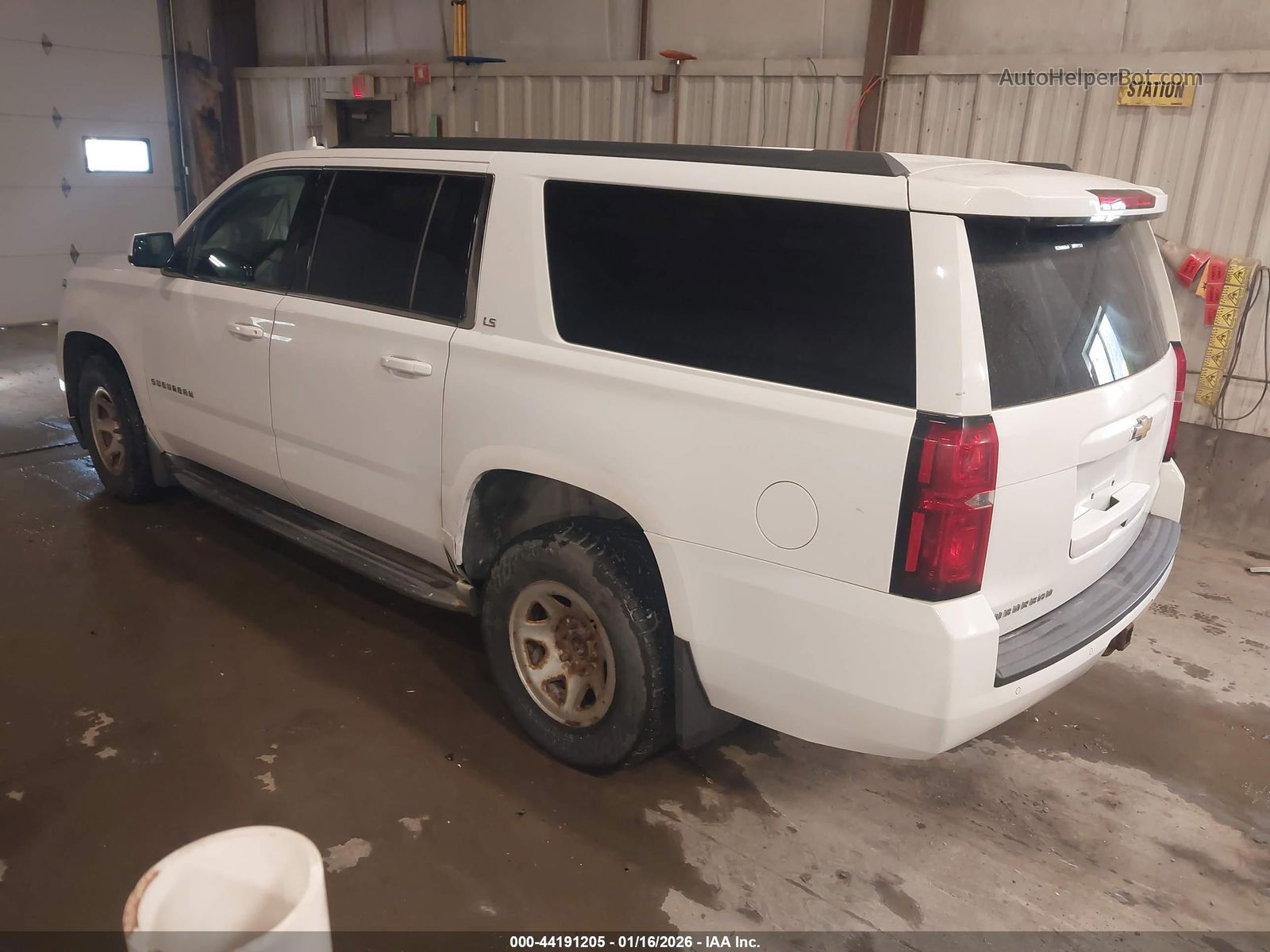 Price & History 2016 Chevrolet Suburban Commercial Fleet 5.3l V-8 Di ...