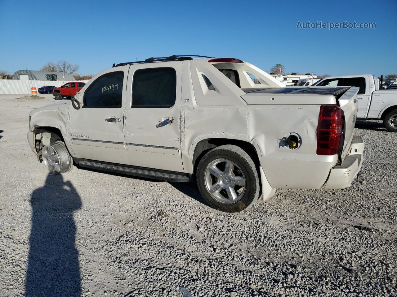 Price & History 2011 Chevrolet Avalanche Ltz 5.3l 8 vin ...