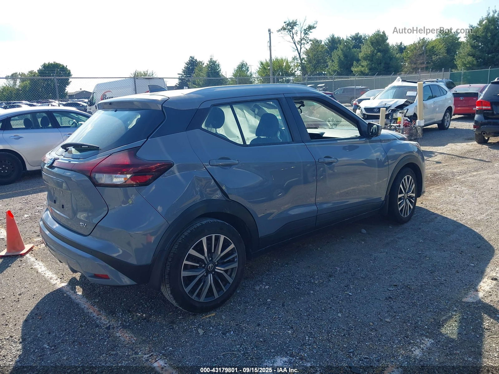 Price & History 2021 Nissan Kicks Sv Xtronic Cvt 1.6l I-4 Dohc, Vvt ...