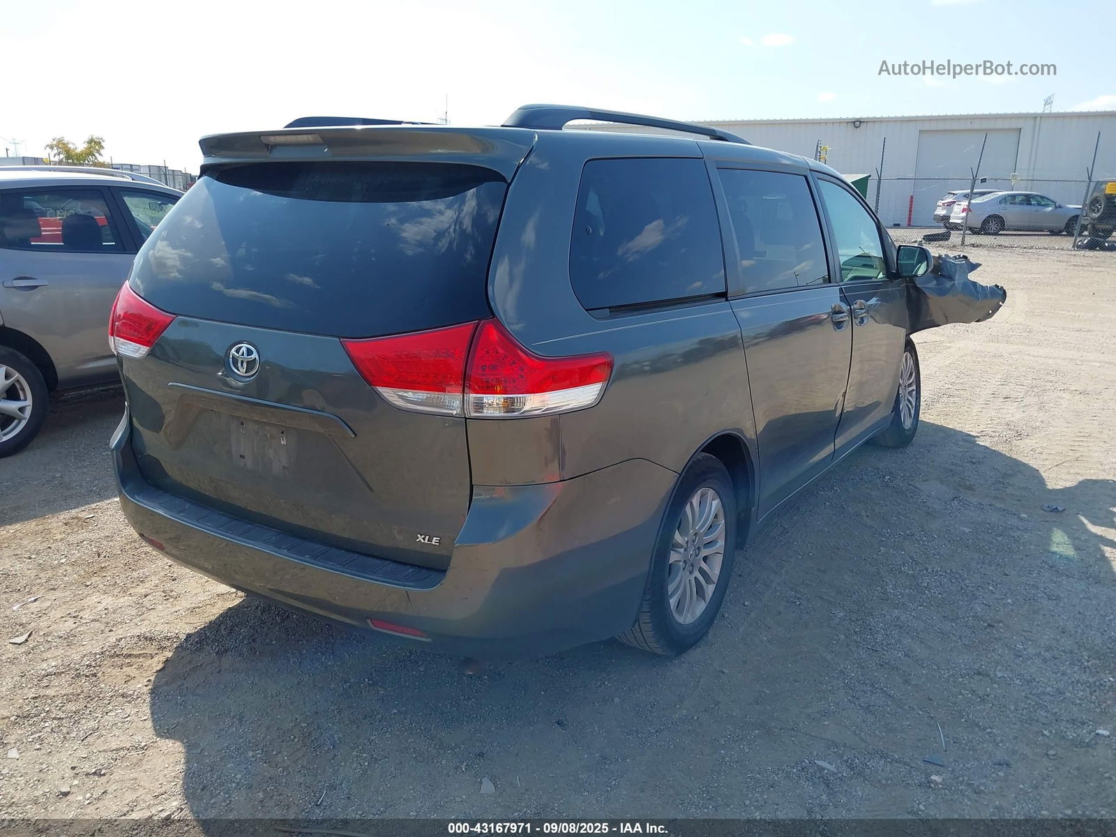 Price & History 2012 Toyota Sienna Xle V6 8 Passenger 3.5l V-6 Dohc ...