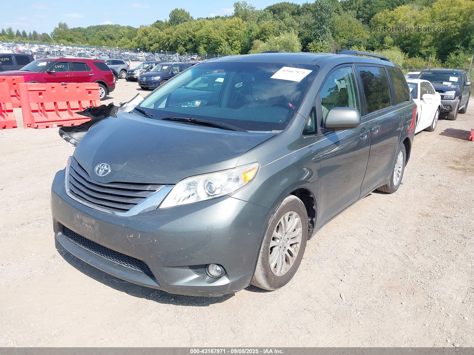 Price & History 2012 Toyota Sienna Xle V6 8 Passenger 3.5l V-6 Dohc ...