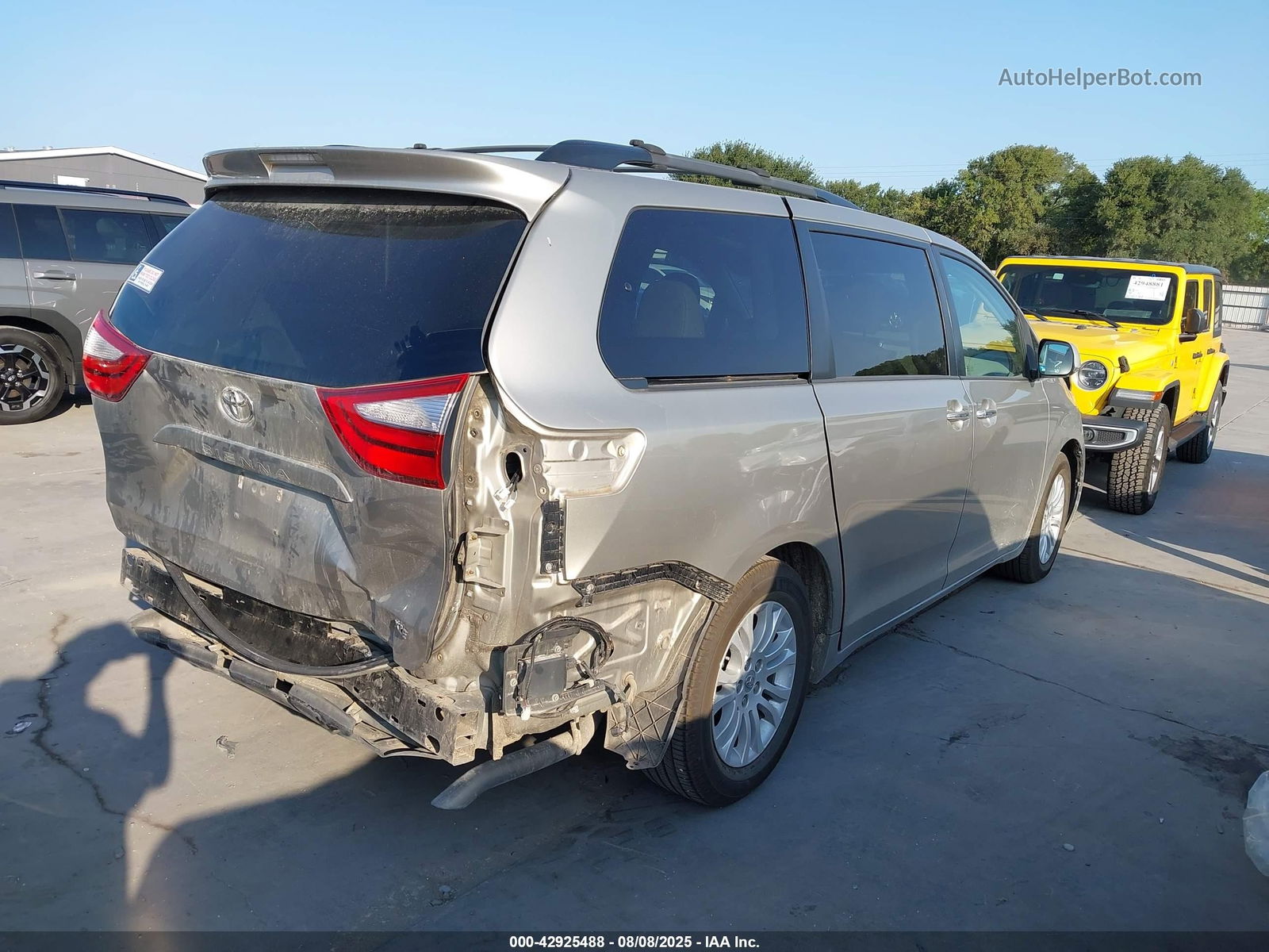 Price & History 2016 Toyota Sienna Xle 8 Passenger 3.5l V-6 Dohc, Vvt, 266hp vin ...
