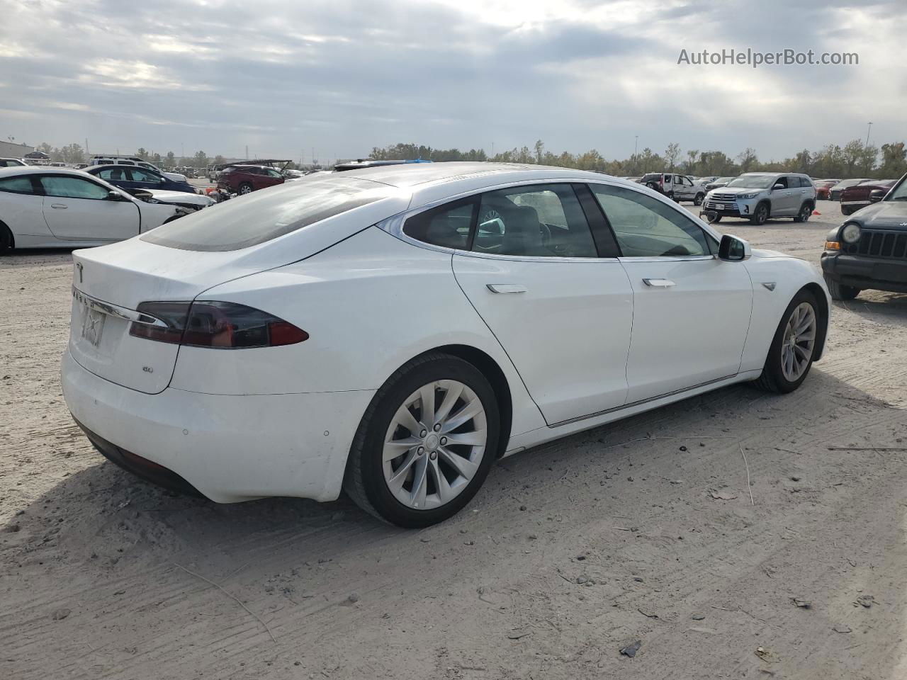 Price & History 2016 Tesla Model S vin: 5YJSA1E17GF152432 | AutoHelperBot