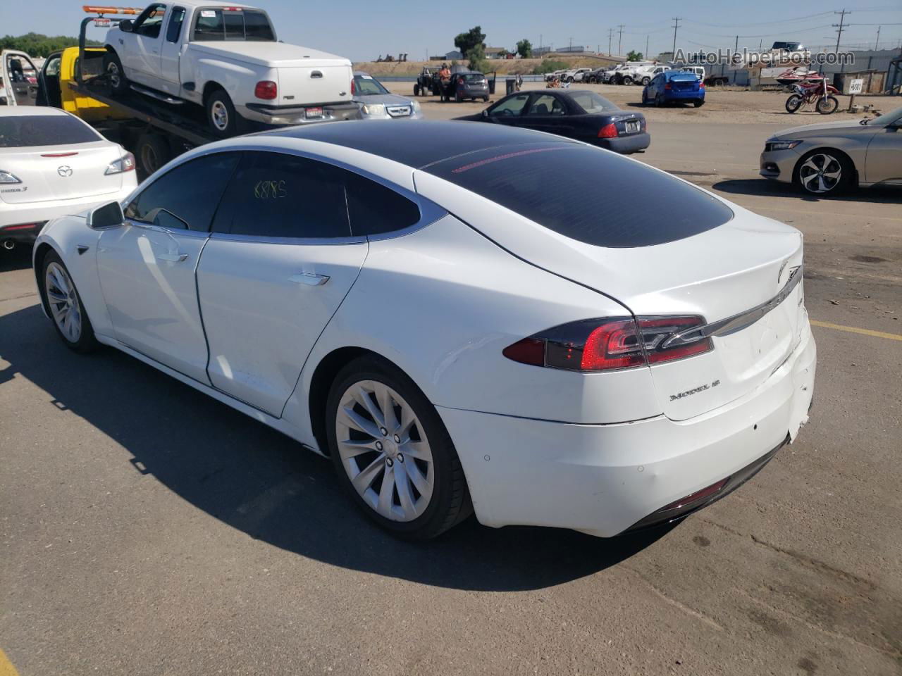 Price & History 2018 Tesla Model S vin: 5YJSA1E20JF277238 | AutoHelperBot