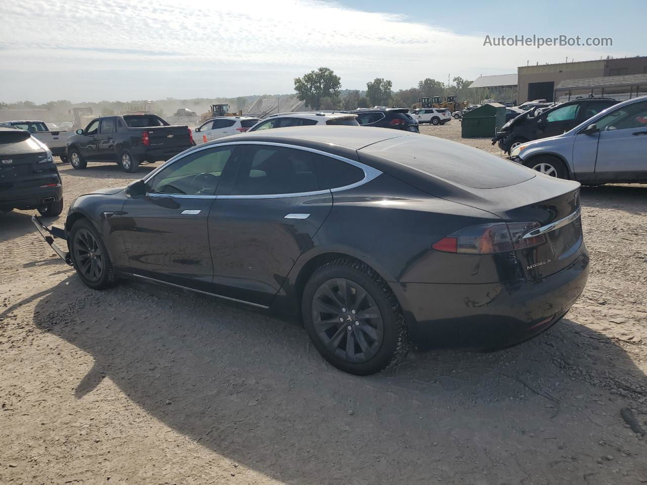 Price & History 2018 Tesla Model S vin: 5YJSA1E21JF275577 | AutoHelperBot