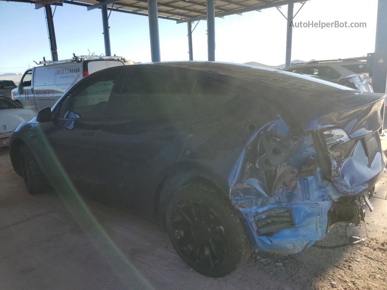 Price & History 2024 Tesla Model Y vin: 7SAYGAEE4RF152082 | AutoHelperBot