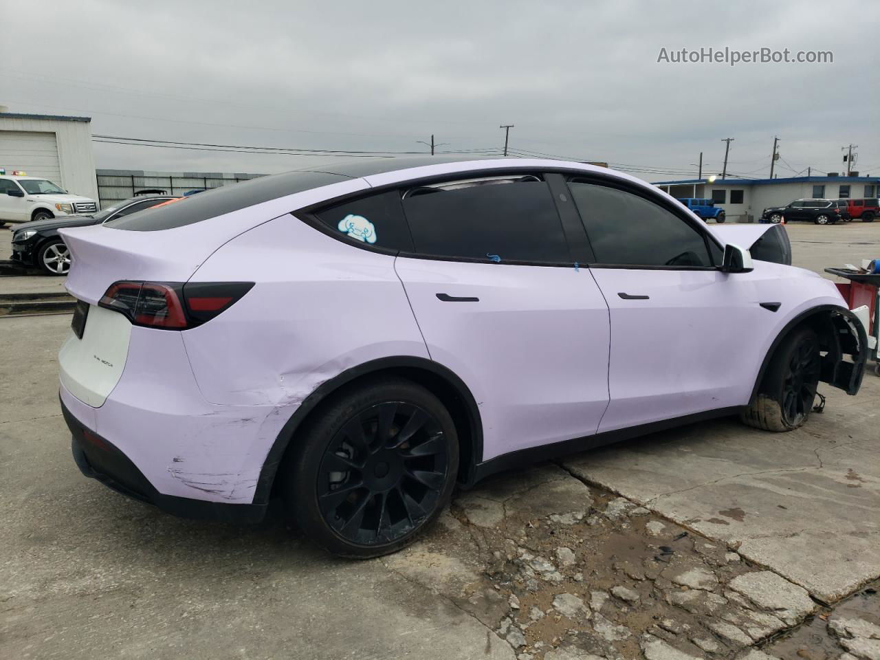 Price & History 2023 Tesla Model Y vin: 7SAYGDEE4PA146777 | AutoHelperBot