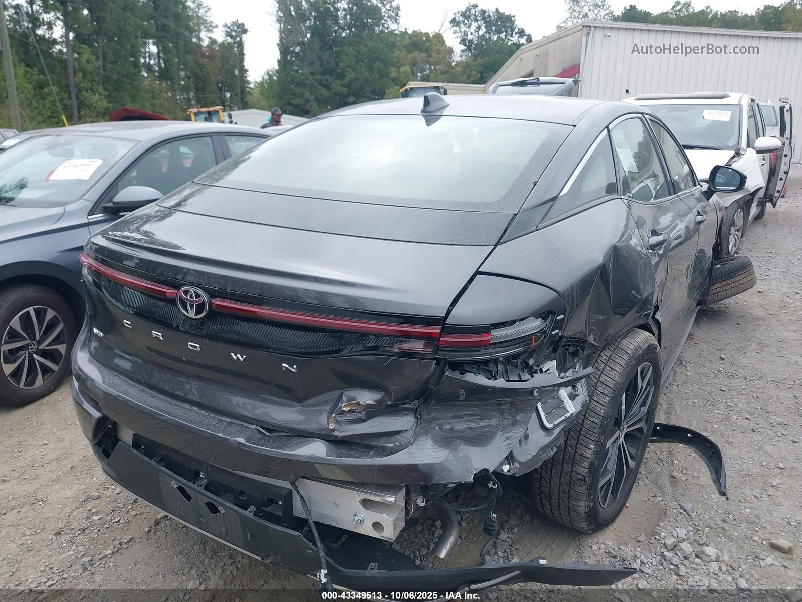 Price & History 2023 Toyota Crown Xle 2.5l I-4 Di, Dohc, Vvt, 184hp vin ...