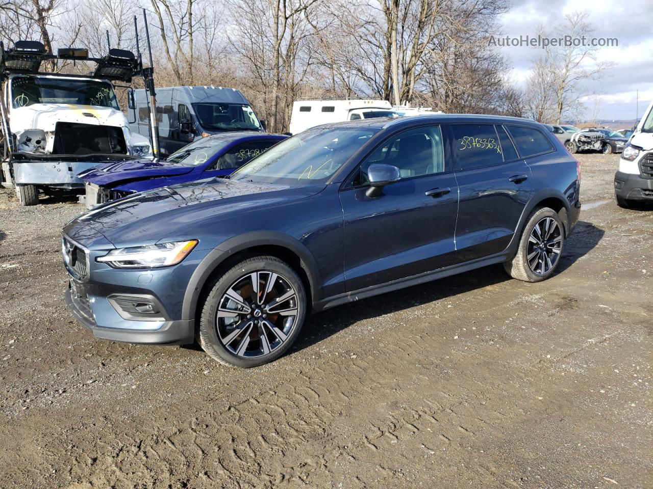 Price & History 2022 Volvo V60 Cross Country T5 2.0l 4 vin ...