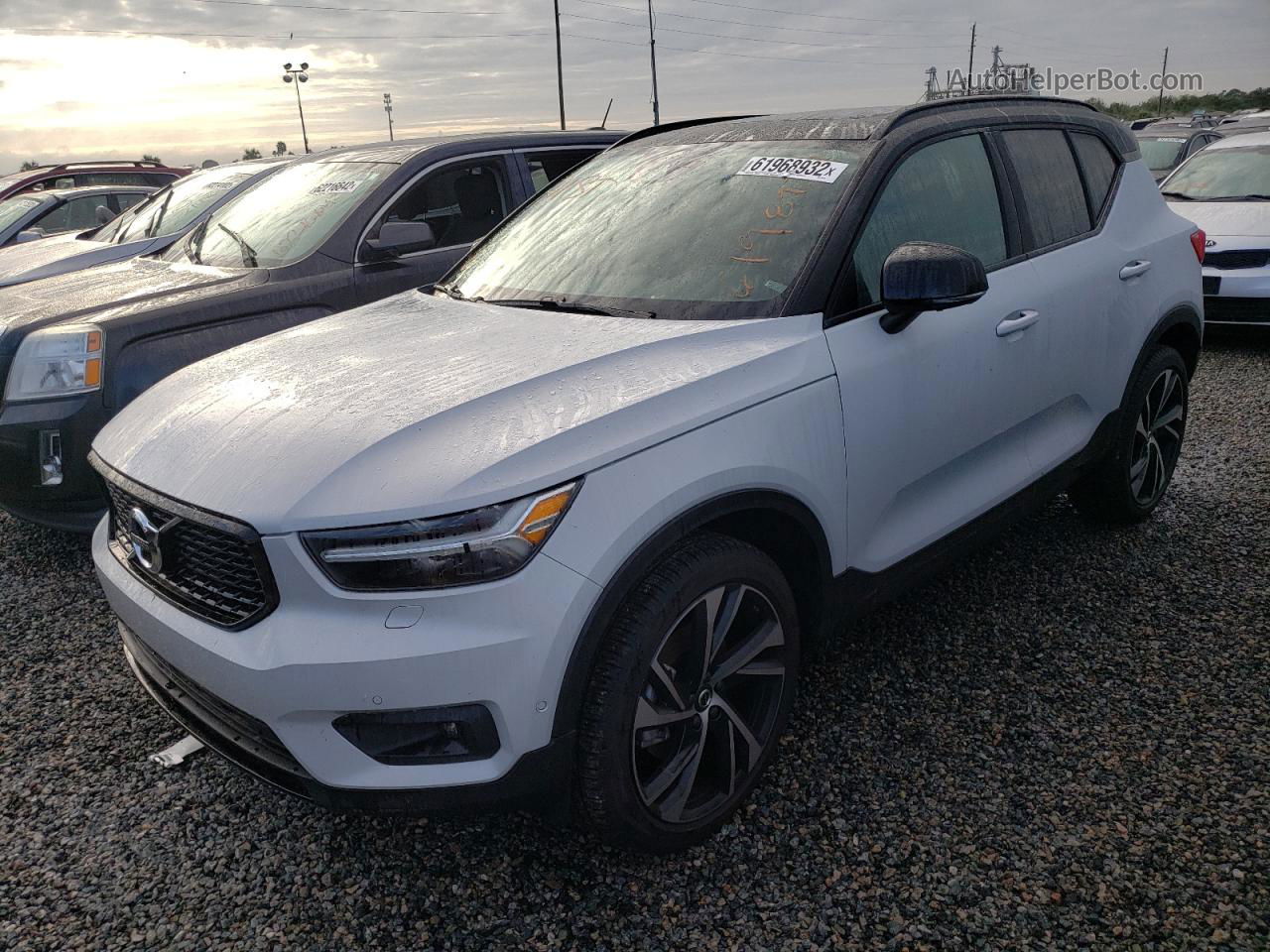 Price & History 2022 Volvo Xc40 T5 R-design 2.0l 4 vin ...